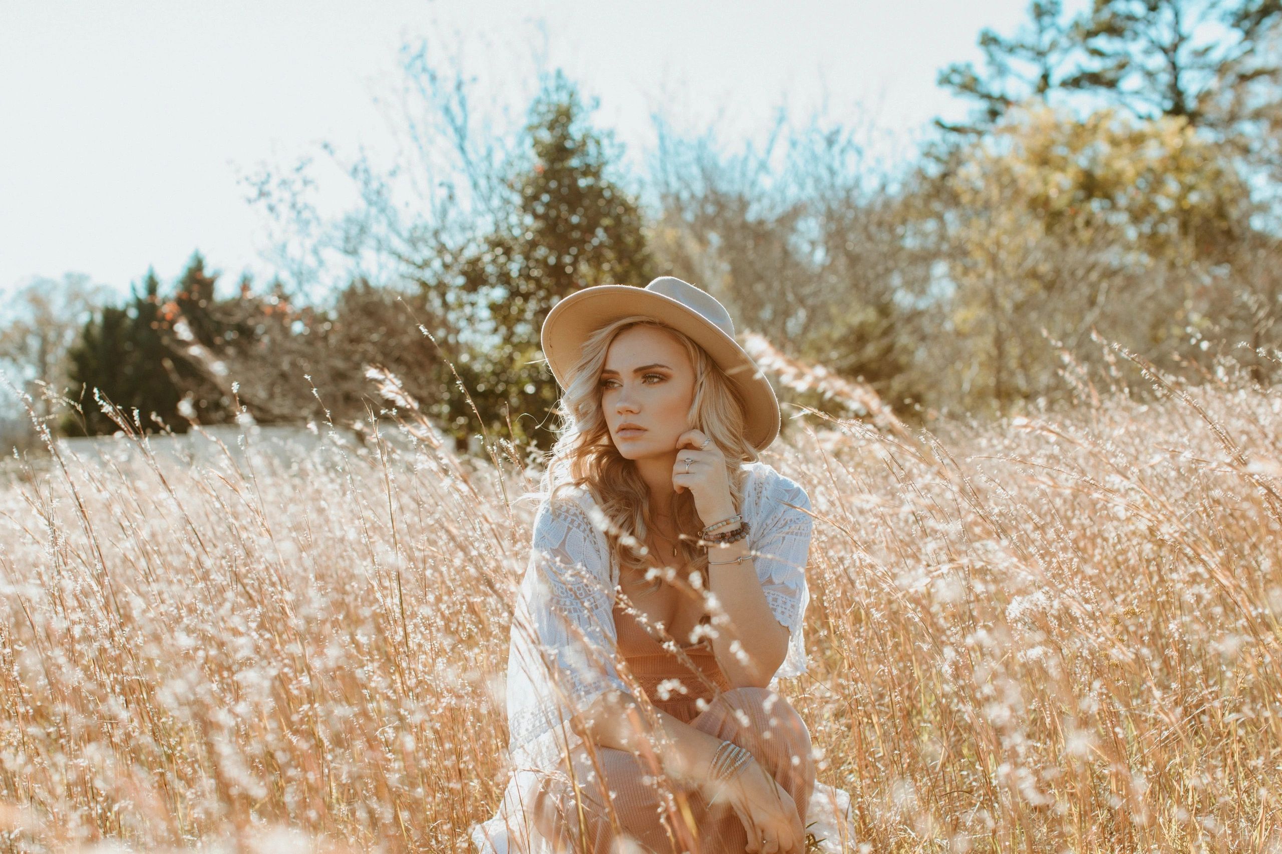 Emma Brooke - Singer / Songwriter / Musician